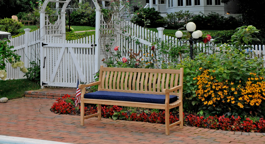 Traditional Park Bench – Marie Albert Home