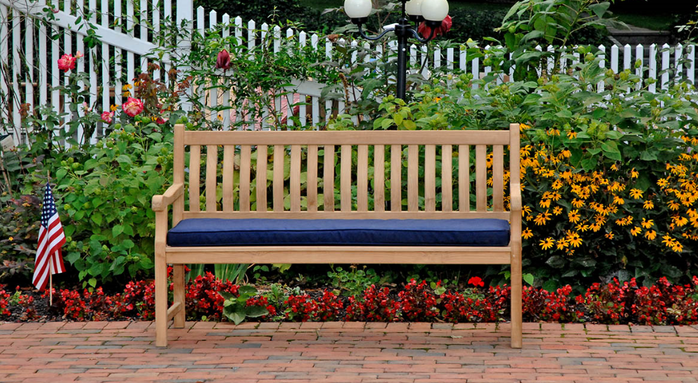Traditional Park Bench – Marie Albert Home